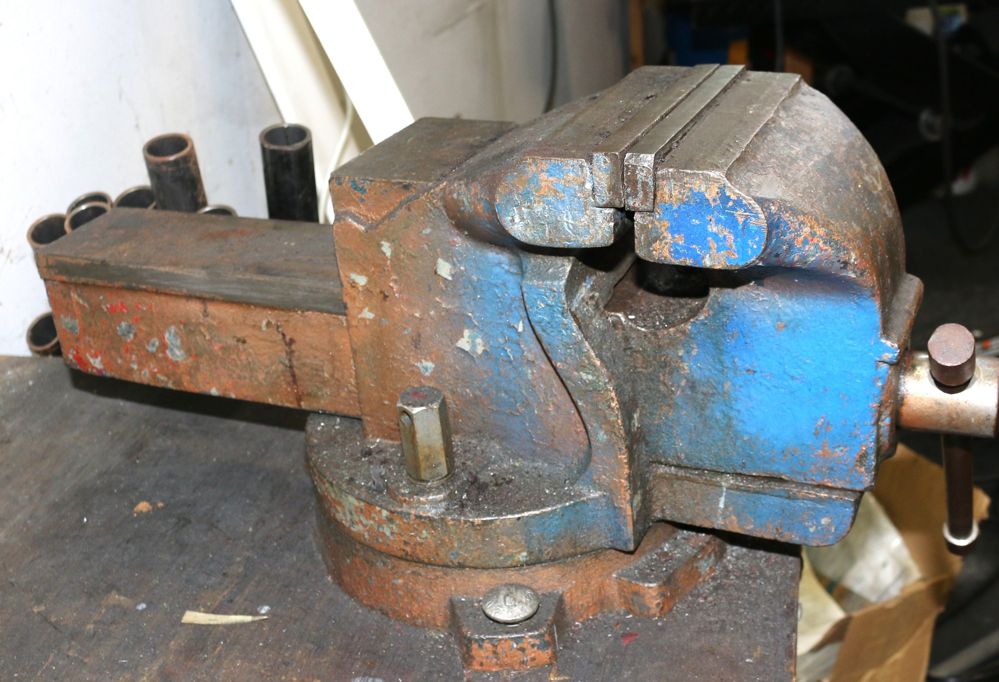 Vintage Very Heavy Bench Vise - Unknown Weight - 9" Jaws Opening - Used ...