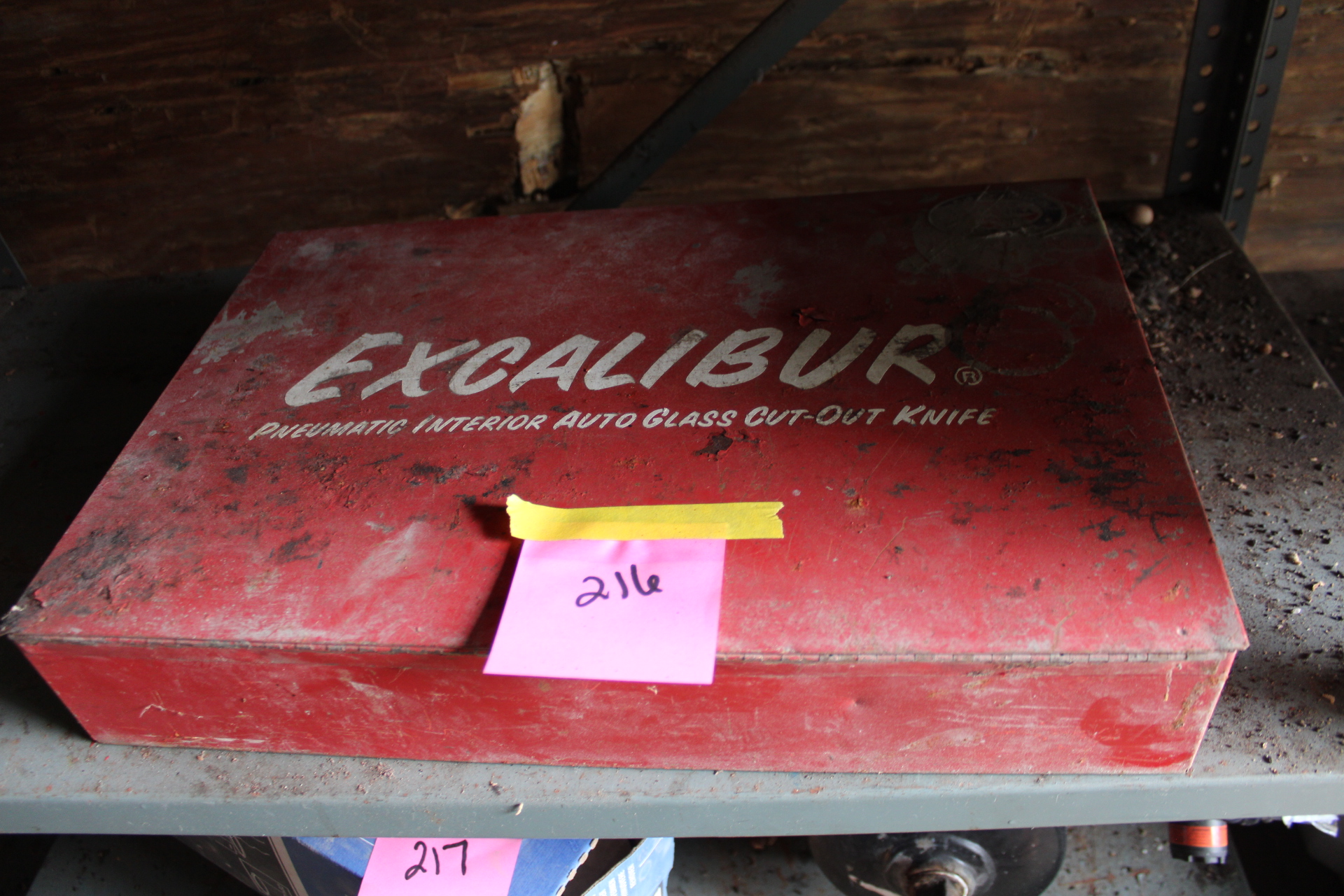 Excaliber Glass Cut Out Knife #5616 | Auctionninja.com