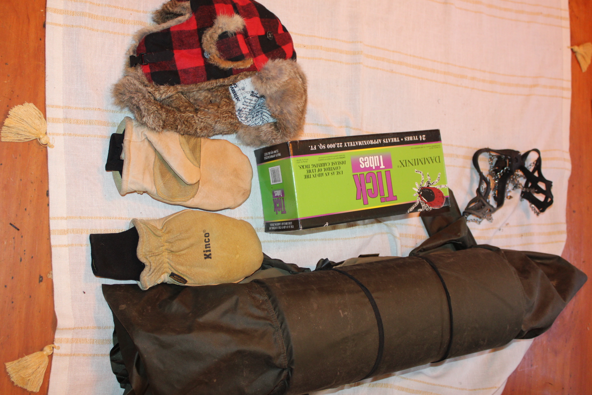 Camping Survival Lot Mitts, Hat, Tick Tubes #5929 | Auctionninja.com