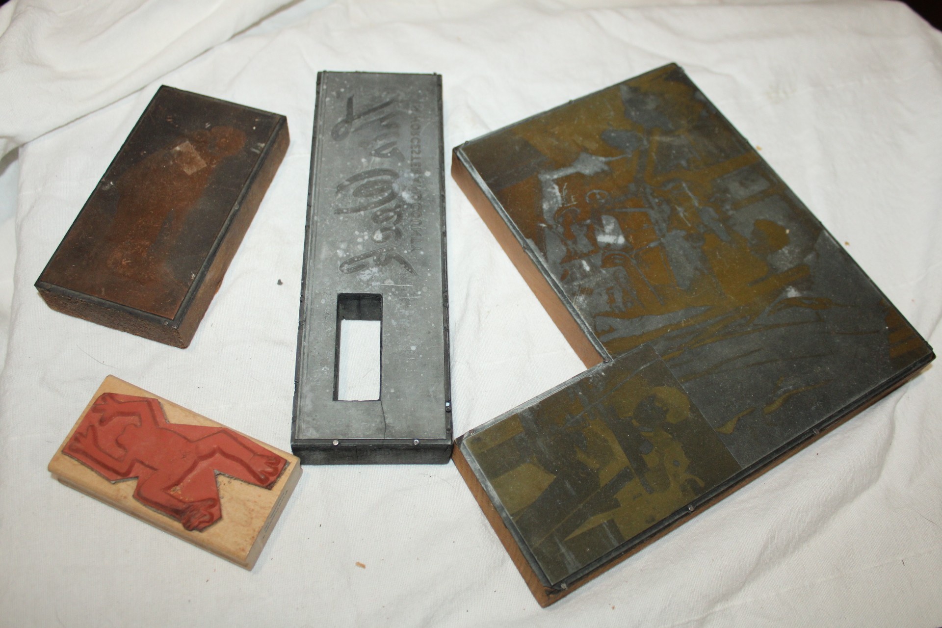 Metal Block Print Pieces And Frog Stamp #10555 | Auctionninja.com