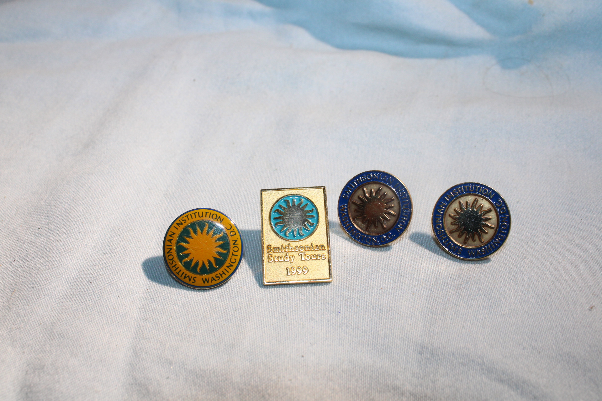 Vintage Pins- Smithsonian Volunteer Guide Pin/ And Tourist Pins ...