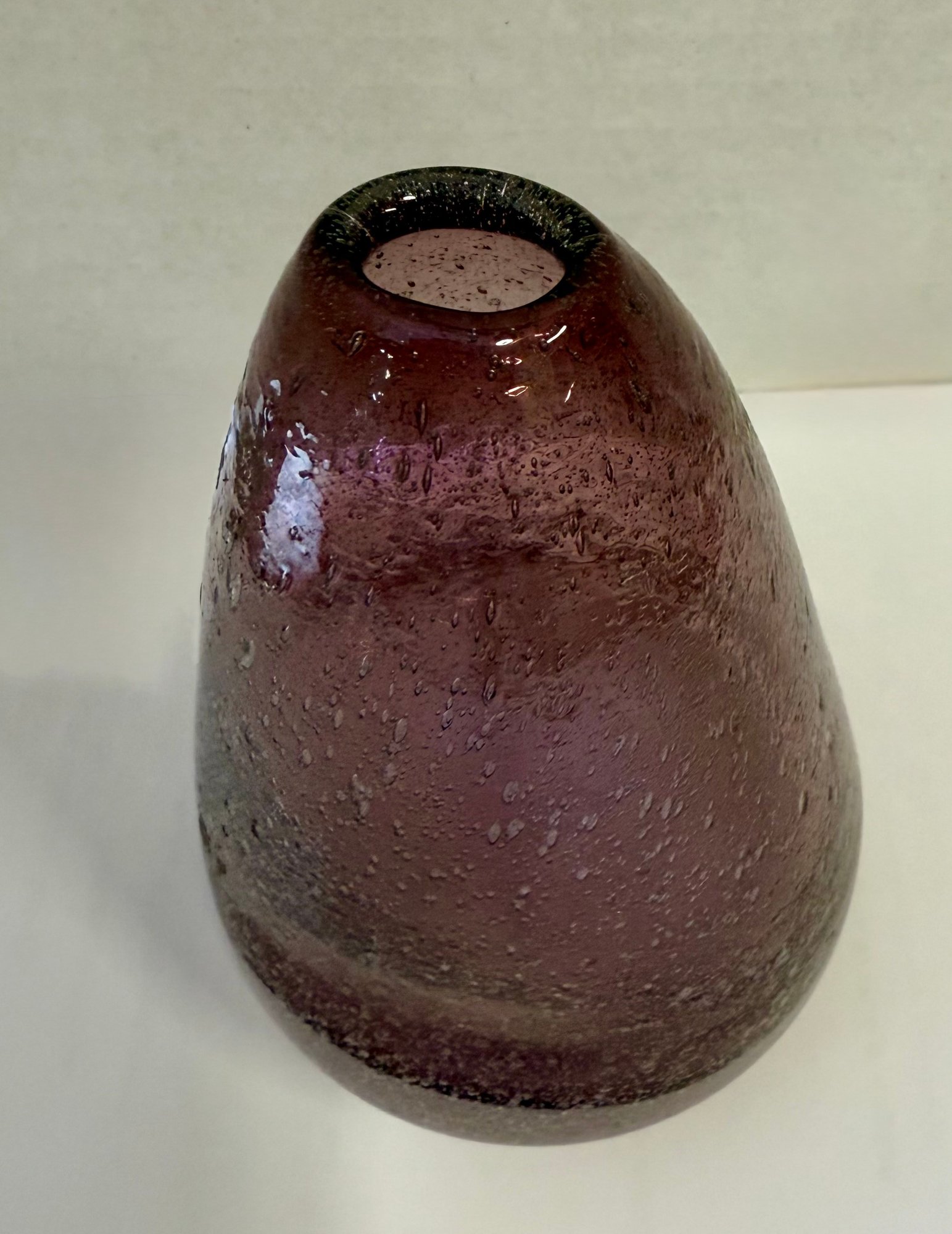 Hand Blown Amethyst Bud Vase #11073 | Auctionninja.com