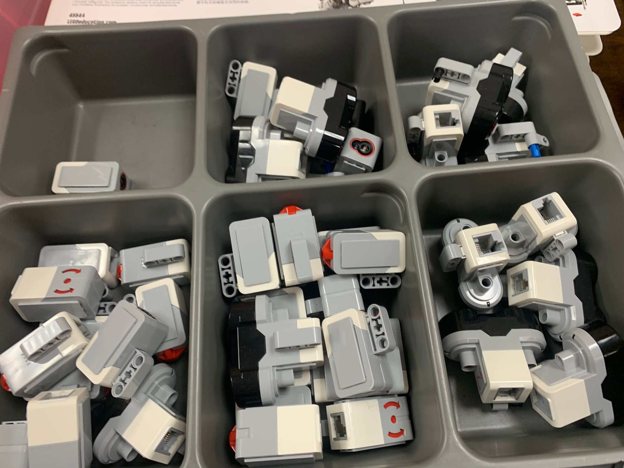 HUGE LOT OF LEGO MINESTORM #7849 | Auctionninja.com