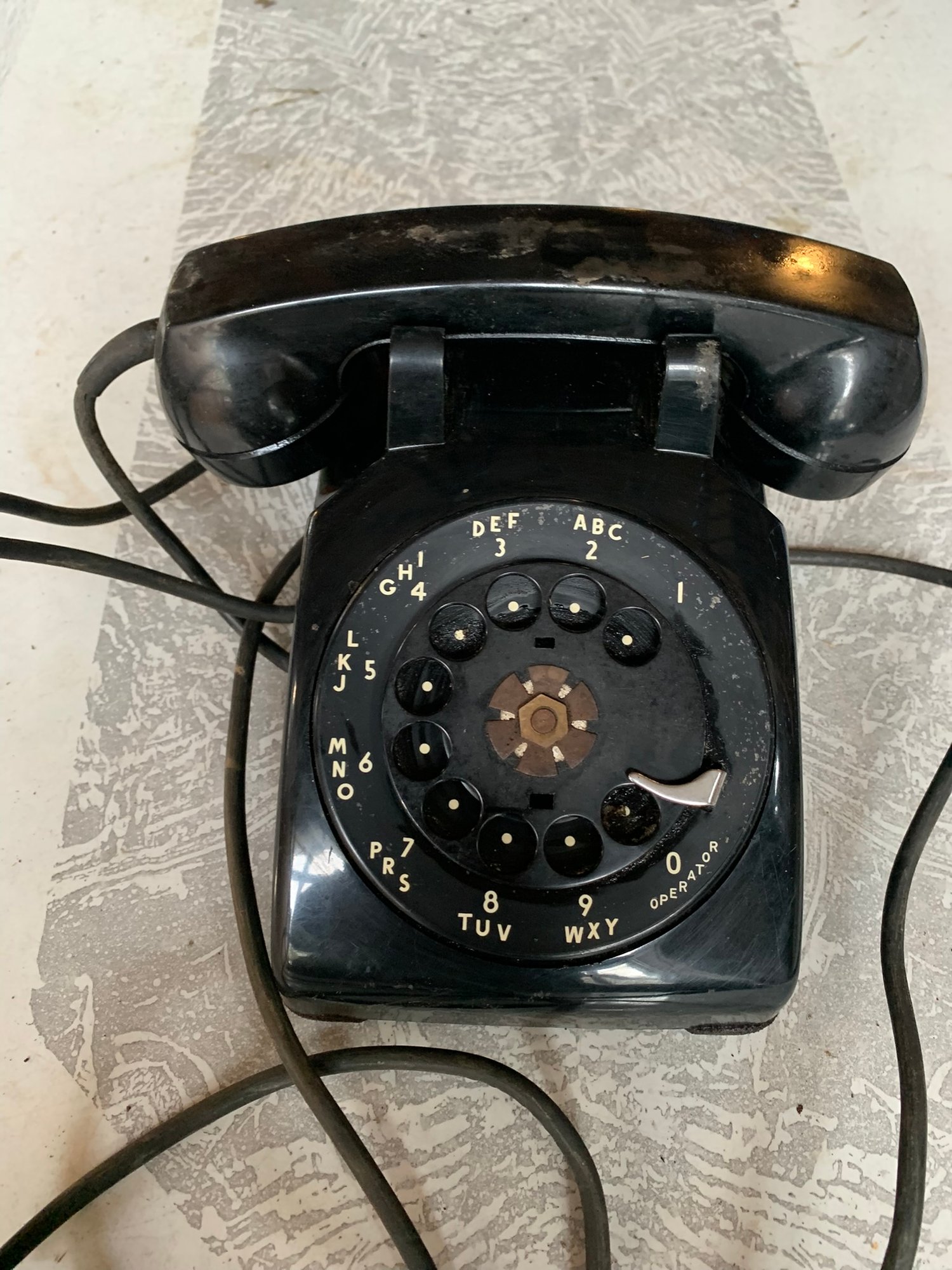 HEAVY DIAL UP TELEPHONE WITH CORDS #4603 | Auctionninja.com