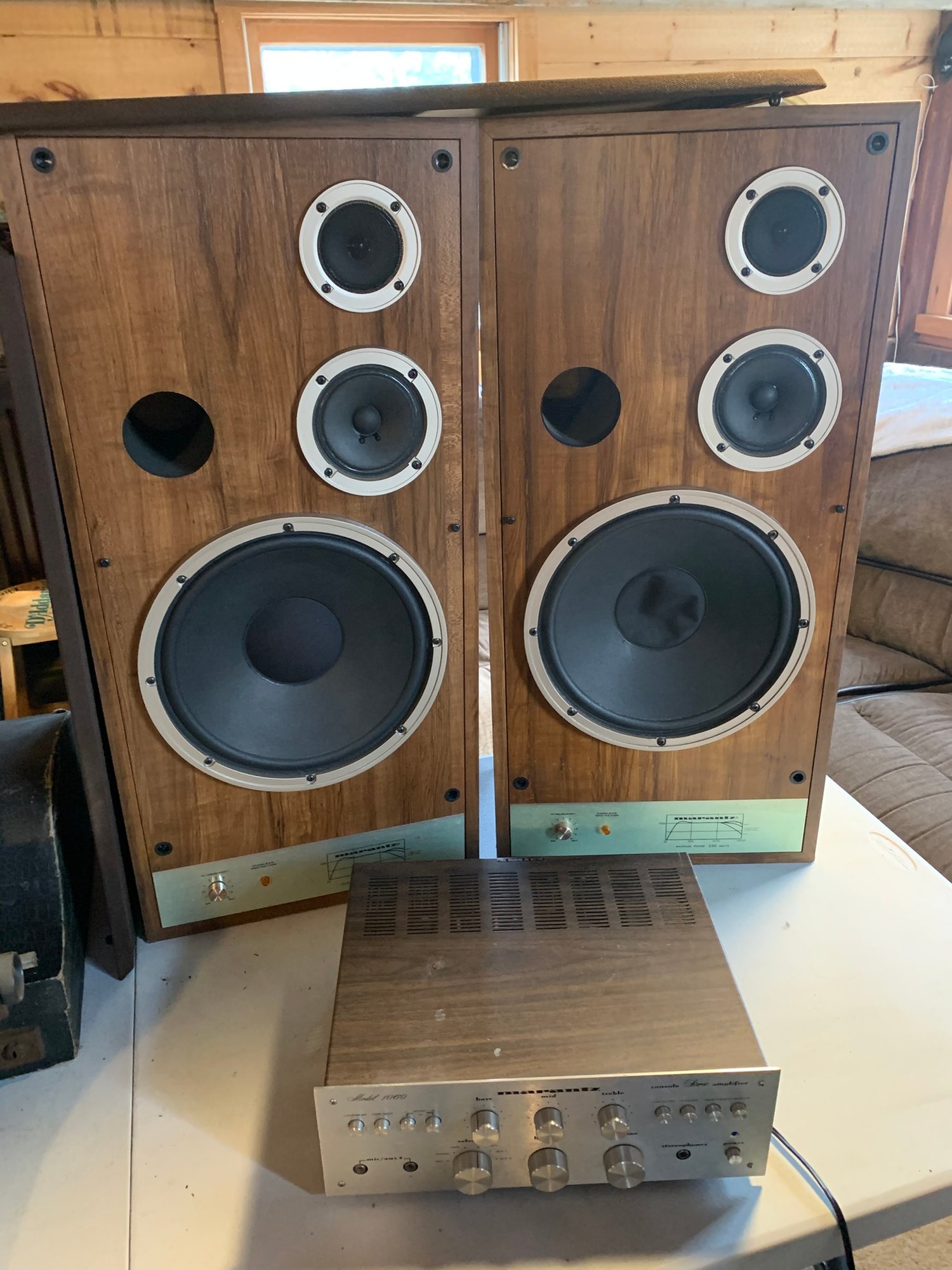 MARANTZ SPEAKERS AND RECEIVER MODEL 1060 #4645 | Auctionninja.com