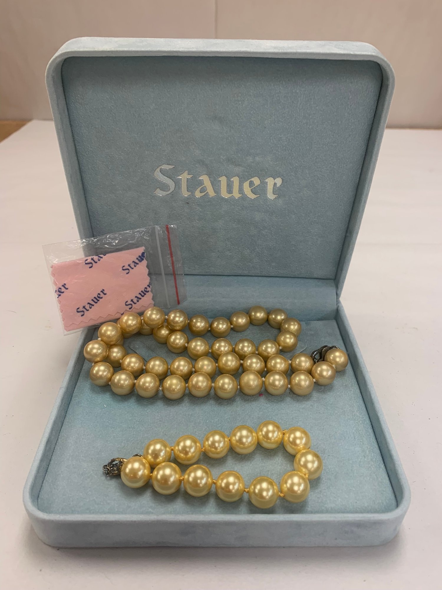 PAIR OF STAUER PEARL NECKLACE/WRIST WITH ORIGINAL CASE #3151 ...