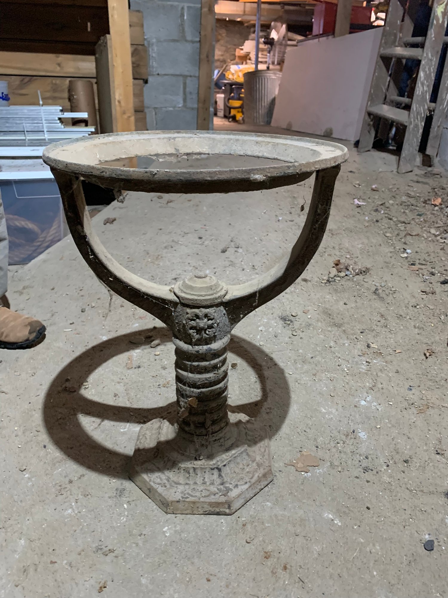 CAST IRON HOT WATER STAND, 15"W X 21"H #4773 | Auctionninja.com