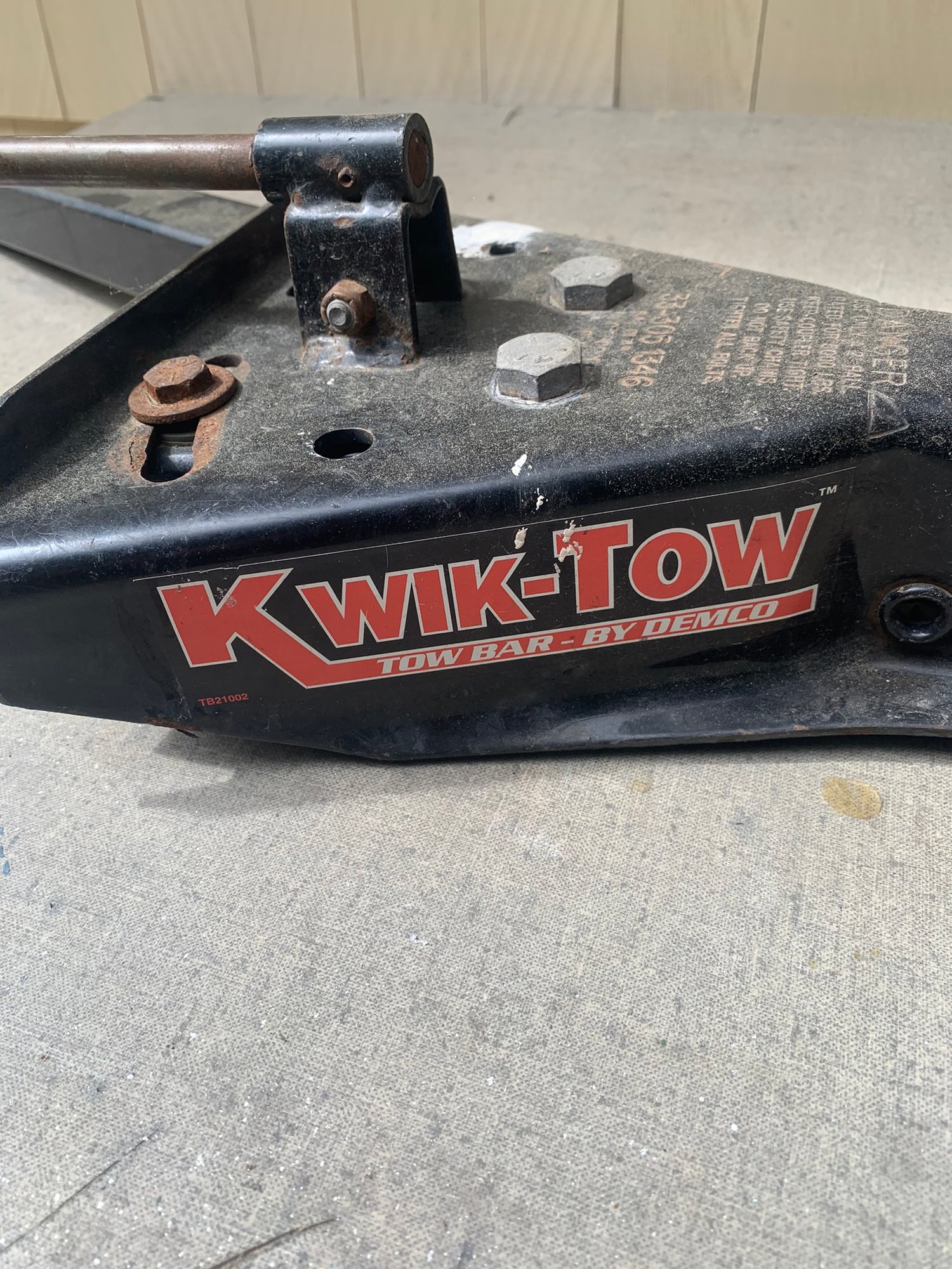 KWIK-TOW BAR BY DEMCO #1810 | Auctionninja.com