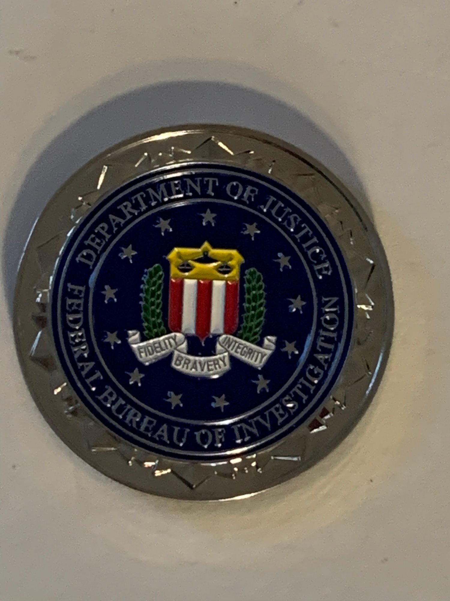 FBI CHALLENGE COIN PHILADELPHIA DIVISION #3495 | Auctionninja.com