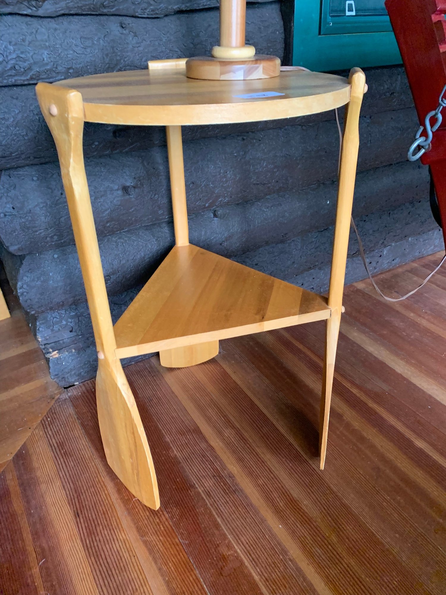 STURDY PADDLE TABLE #7147 | Auctionninja.com