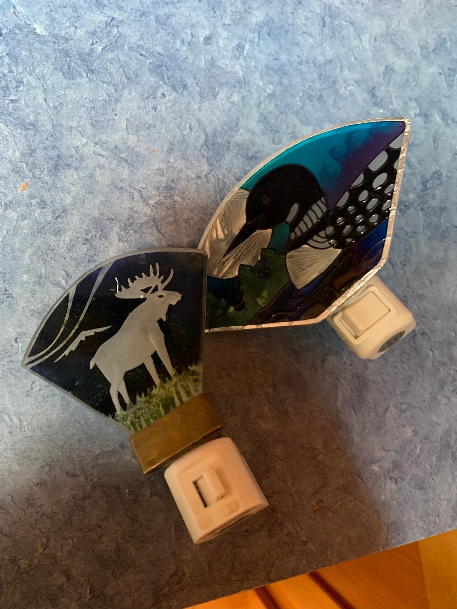 MOOSE AND LOON NIGHT LIGHTS - KITCHEN See Note #7325 | Auctionninja.com