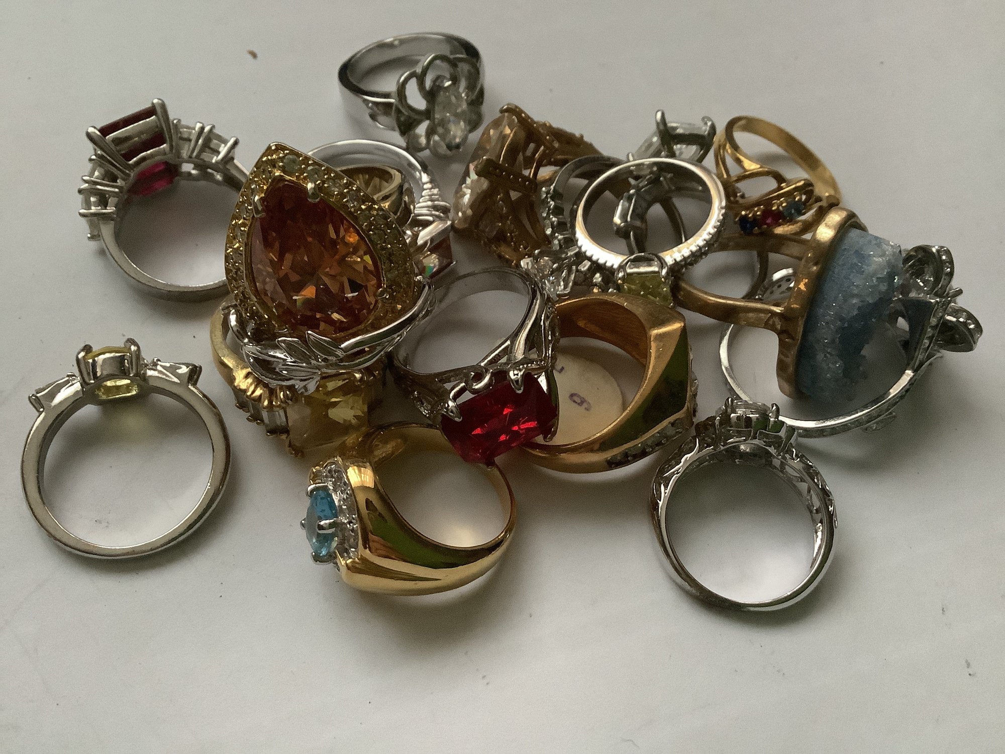 Lot Of 18 Costume Jewelry Rings To Wear Or Resale Lot #12838 ...