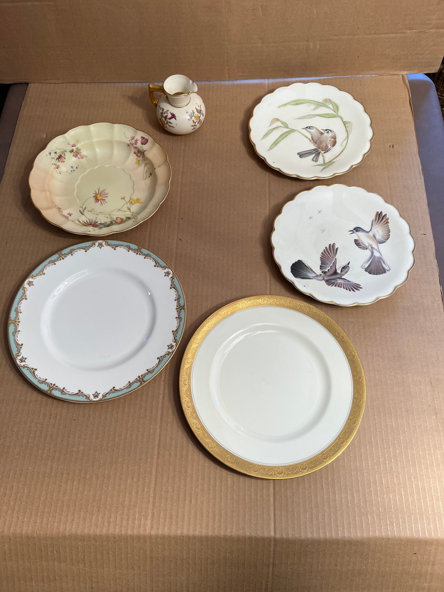 Estate Group Six Royal Worcester Tablewares #1271 | Auctionninja.com